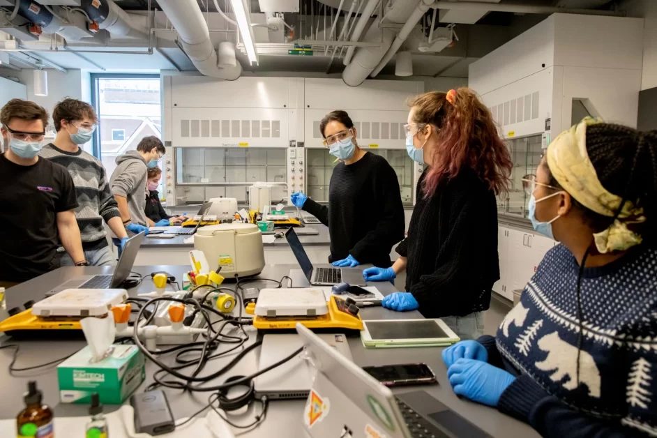 Facilities and Equipment | Chemistry and Biochemistry | Bates College