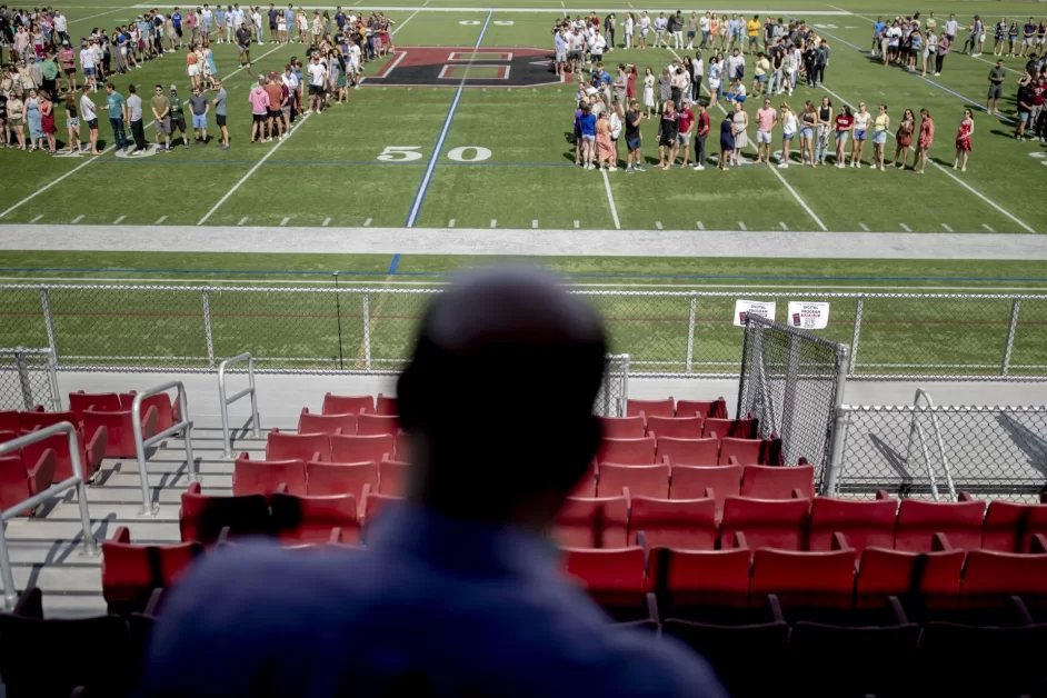Video: Class of 2022 arrives (slowly) for their class photo at Garcelon ...