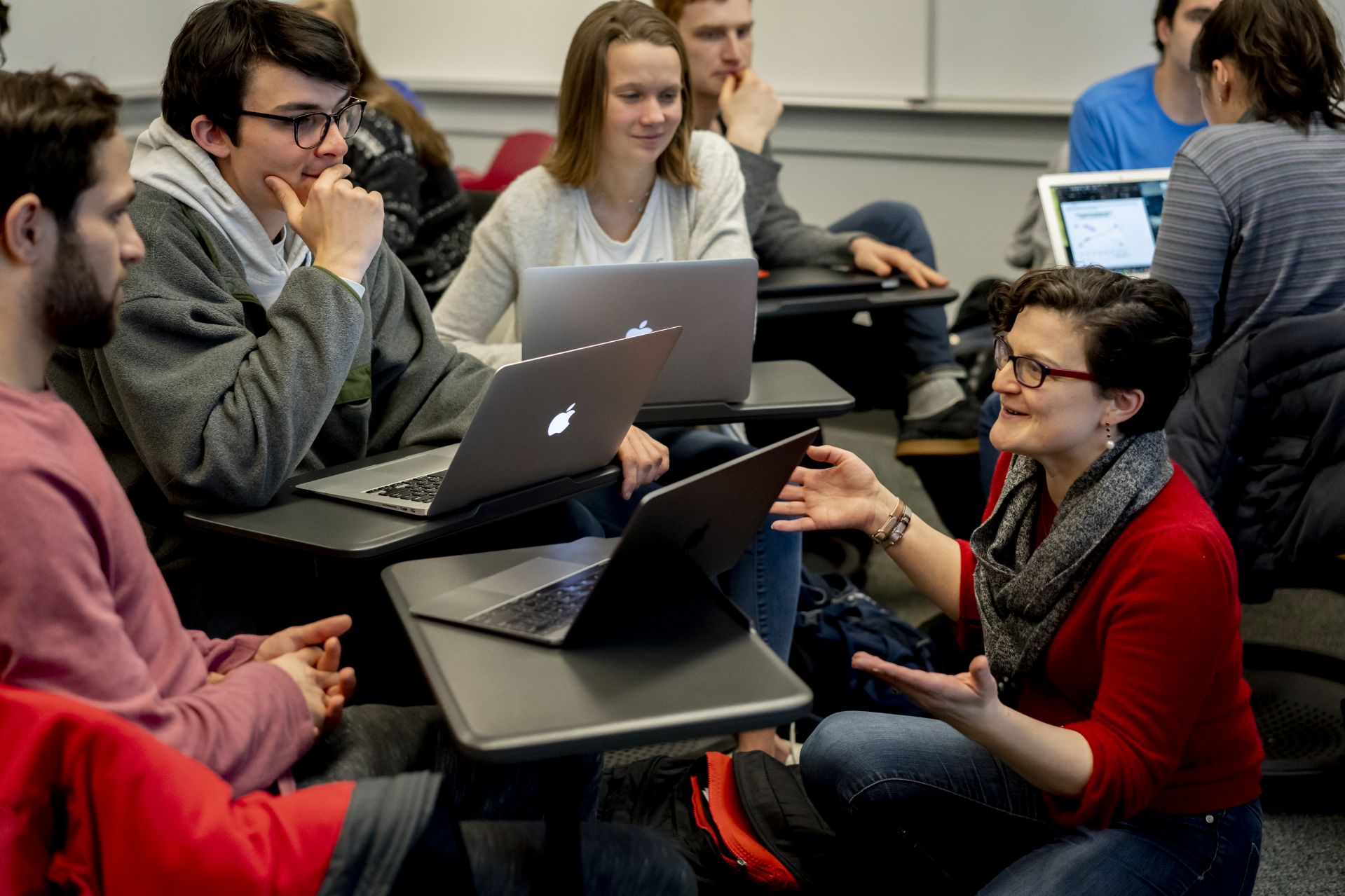 Students bring new analytical, visual skills to busting fake news ...