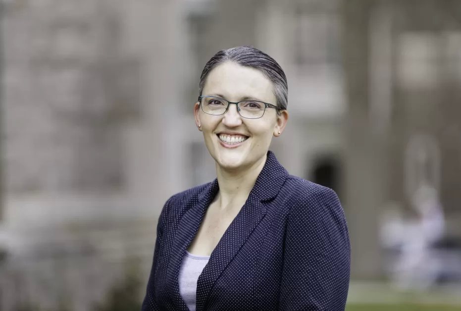 Joyce Bennett featured in EL PAÍS | Faculty | Bates College