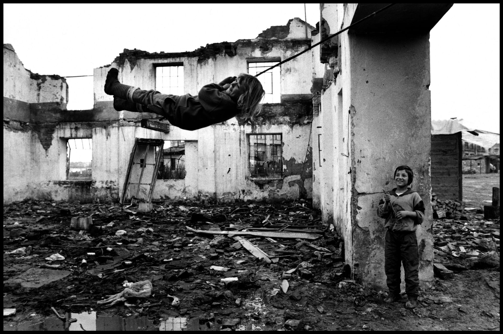 Peter Turnley: Refugees | Museum of Art | Bates College
