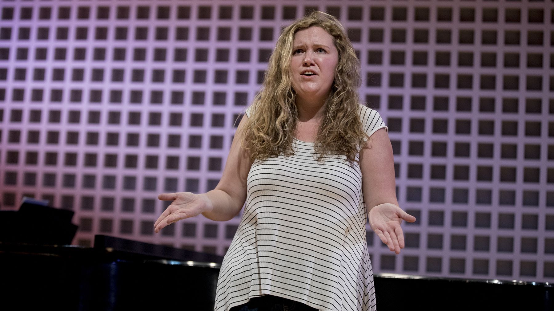 Video: Maddie McLean ’17 and the power of love songs | News | Bates College