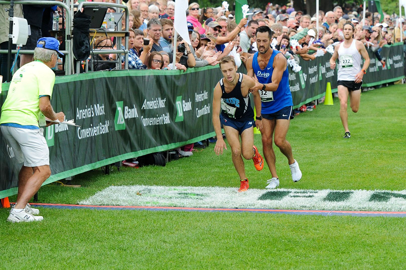 ‘Tremendous teammate’ Rob Gomez ’05 forgoes race victory to help a ...