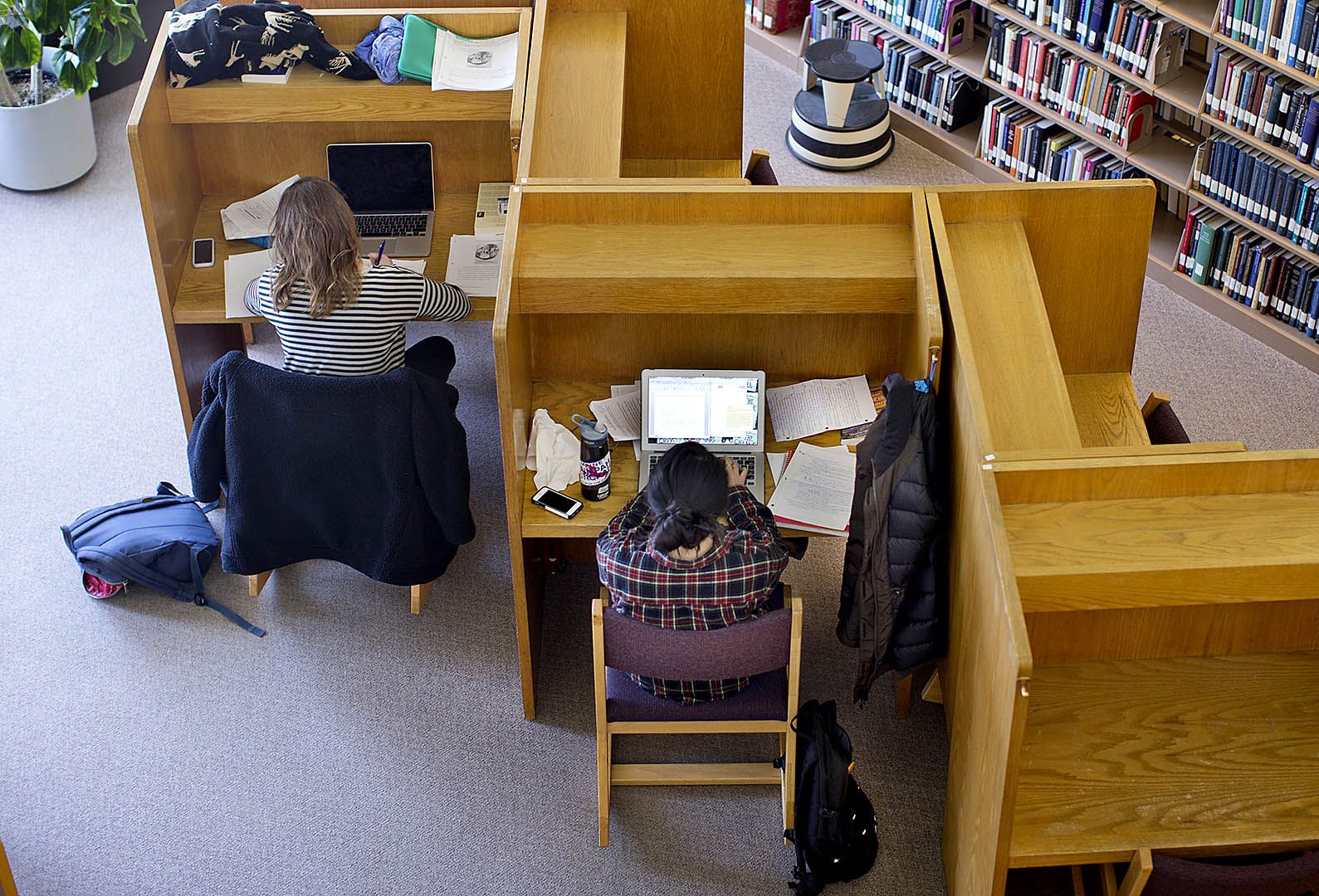 See what’s in the Ladd Library lost and found today | News | Bates College