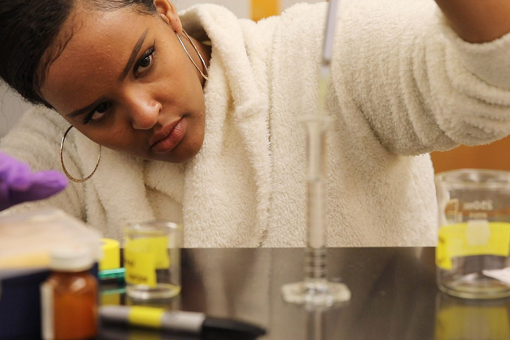 Video: Rakiya Mohamed ’18 looks forward to finding a path in two worlds ...