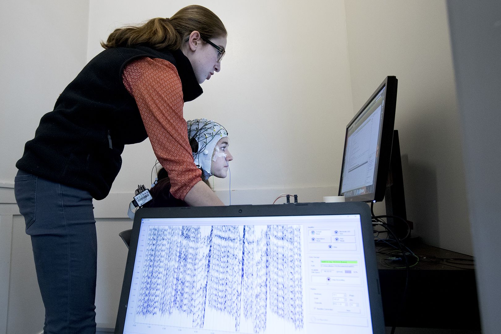 Research using EEG machines comes to Bates | News | Bates College