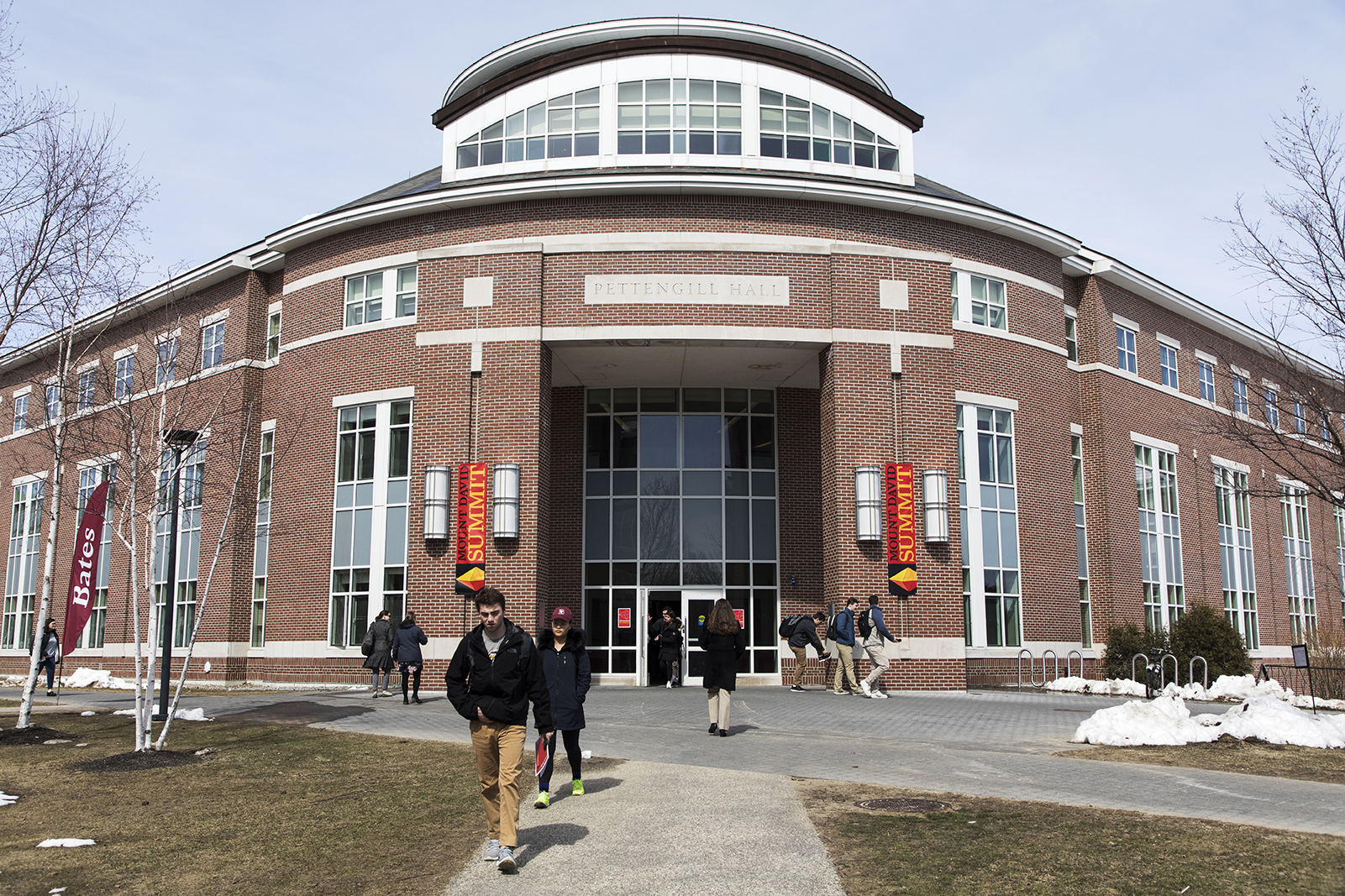 Video: Spend a minute with Mount David Summit 2023 | News | Bates College