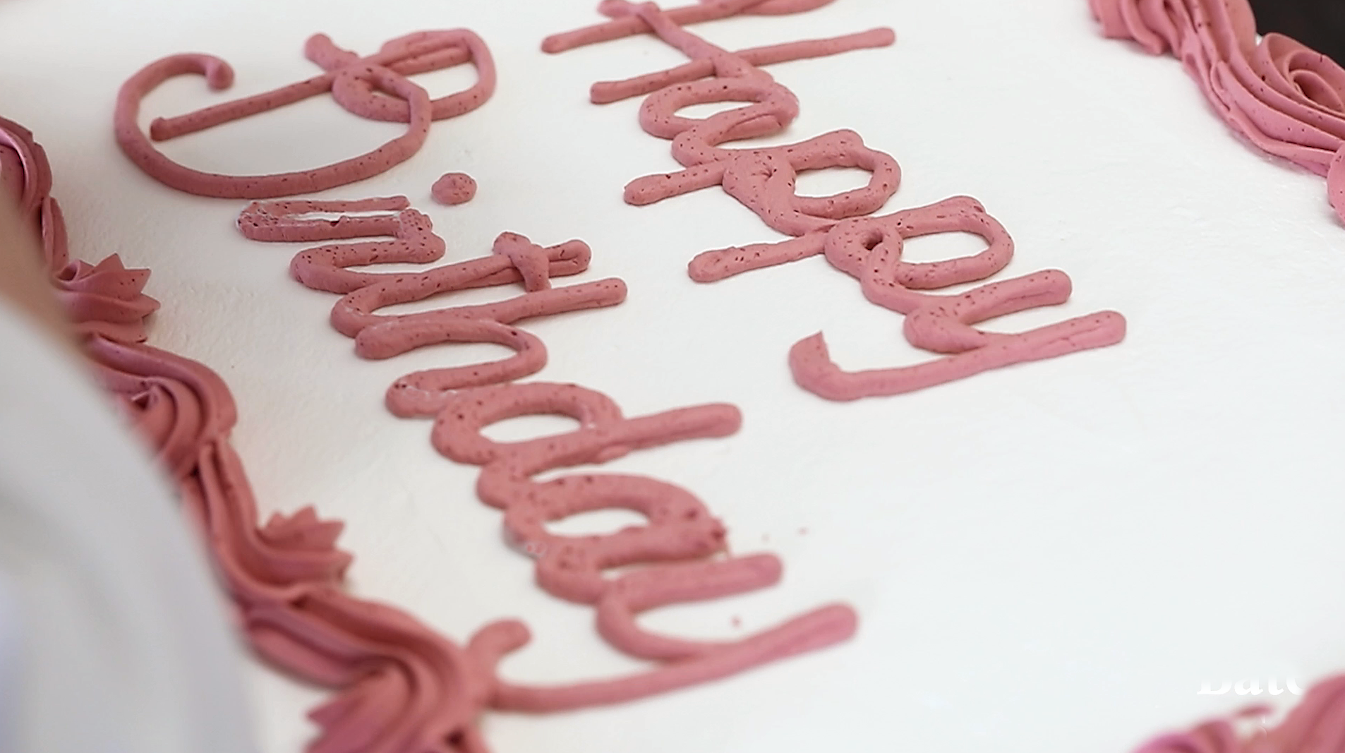 Video: Decorating a big Bates cake and eating it too | News | Bates College