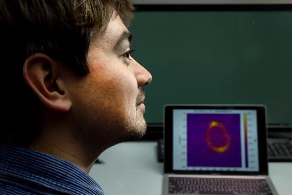 Bates physics professor earns NASA’s ‘exceptional achievement’ award ...