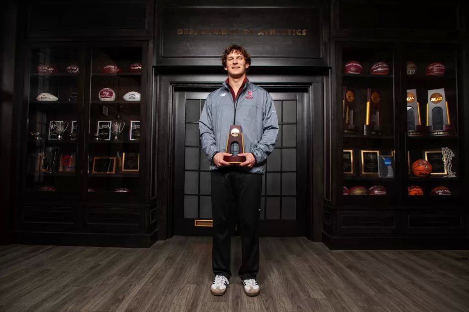 Defeating the field and his own doubt, Max Cory ’26 wins Bates’ first ...